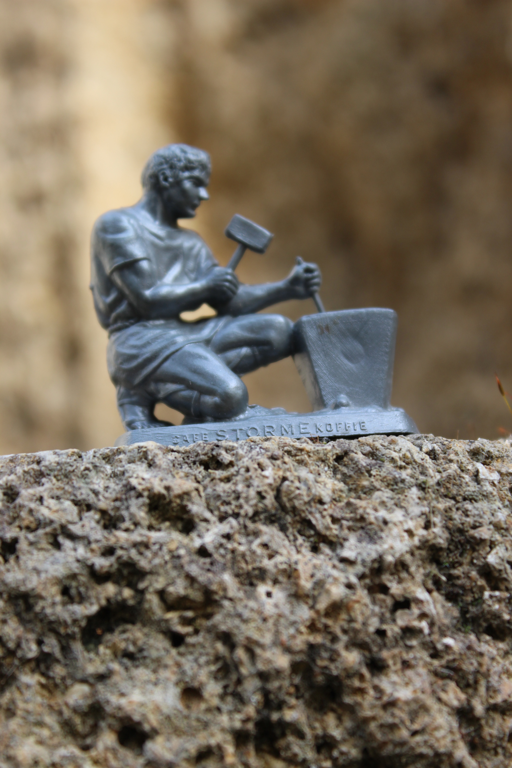 Photo IMG_0249 de l'album FRANC-MAçONNERIE TAILLEUR DE PIERRE ANNEES 1960