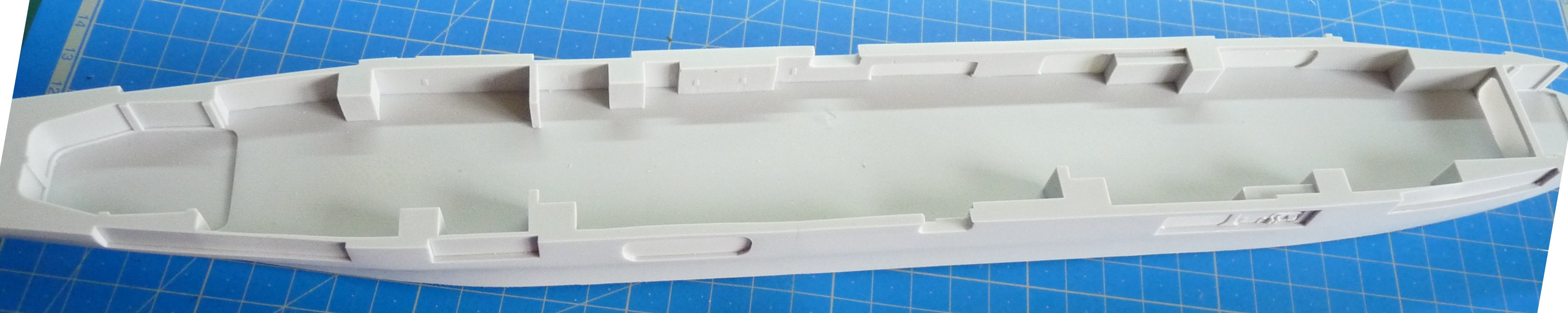 [Blue Ridge] Porte-avions USS United States CV-58, kit résine, 1-700e