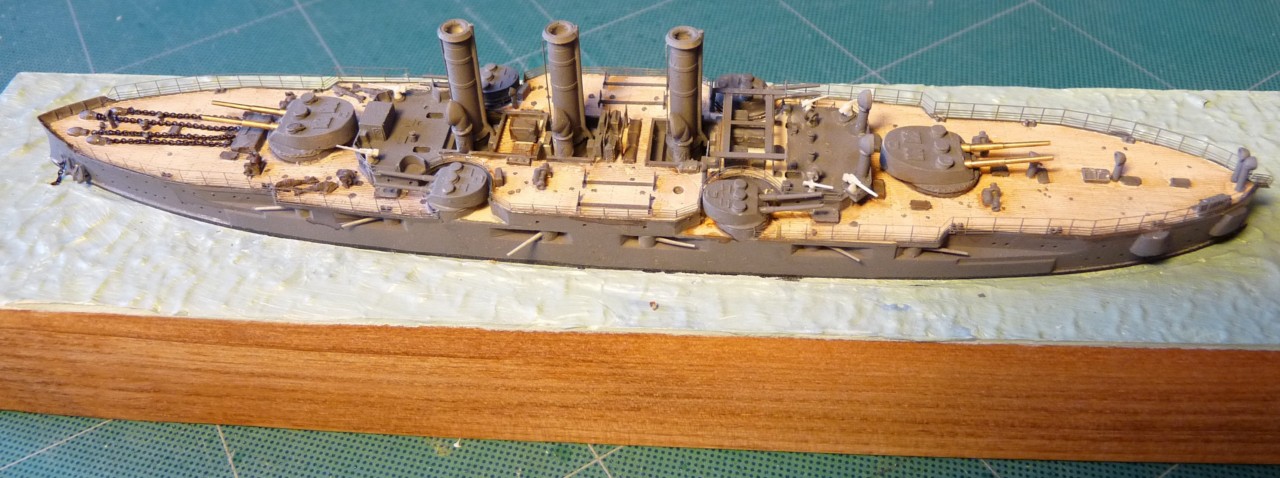 Cuirassé américain USS Vermont au 700e (Niko Models + Scratch)